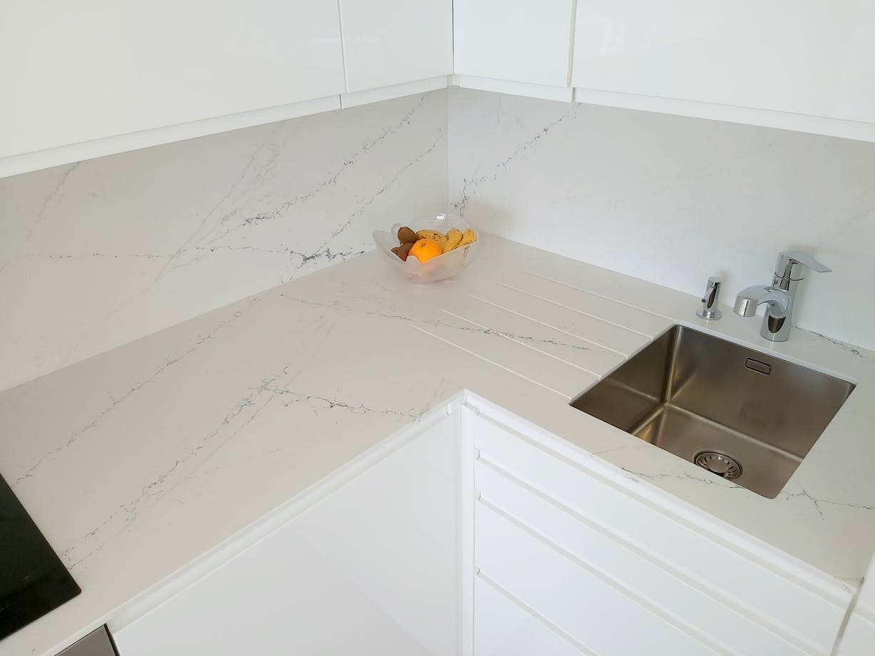 Explore a Countertop Without a Backsplash - Cosentino