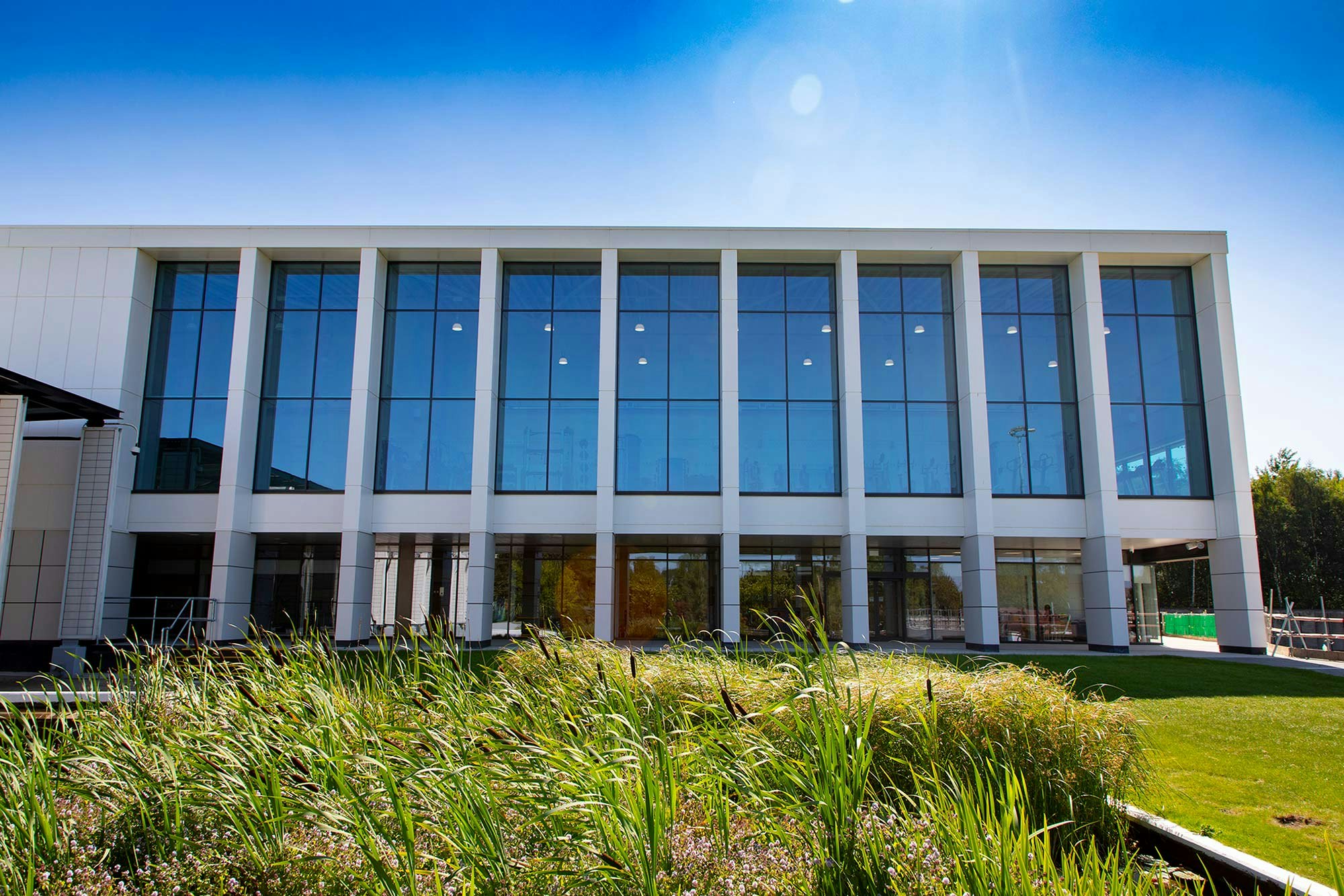 Dekton brightens up a small kitchen and creates a sense of continuity ...