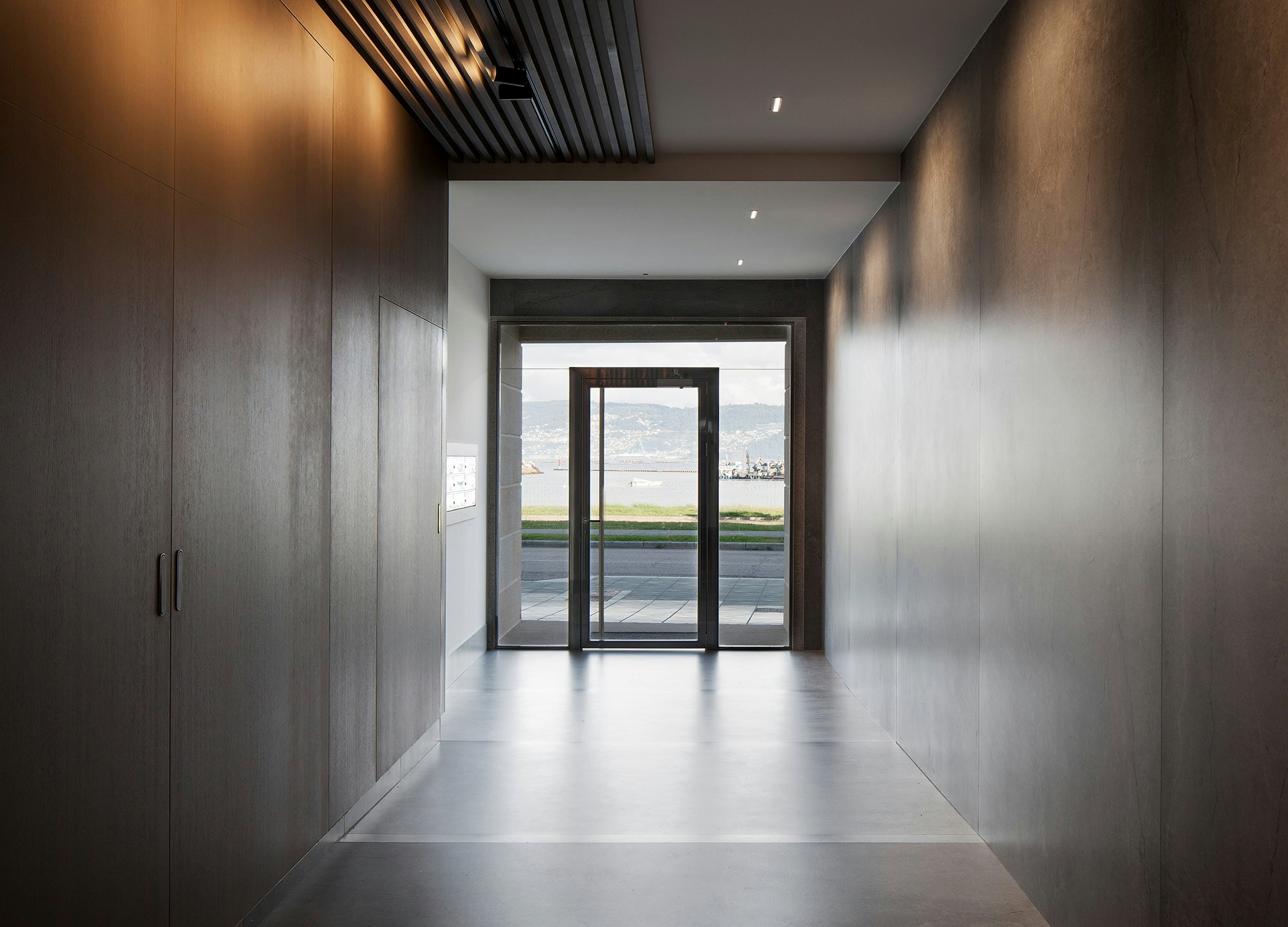 Dekton, the perfect material for a long-lasting entrance, resistant to ...