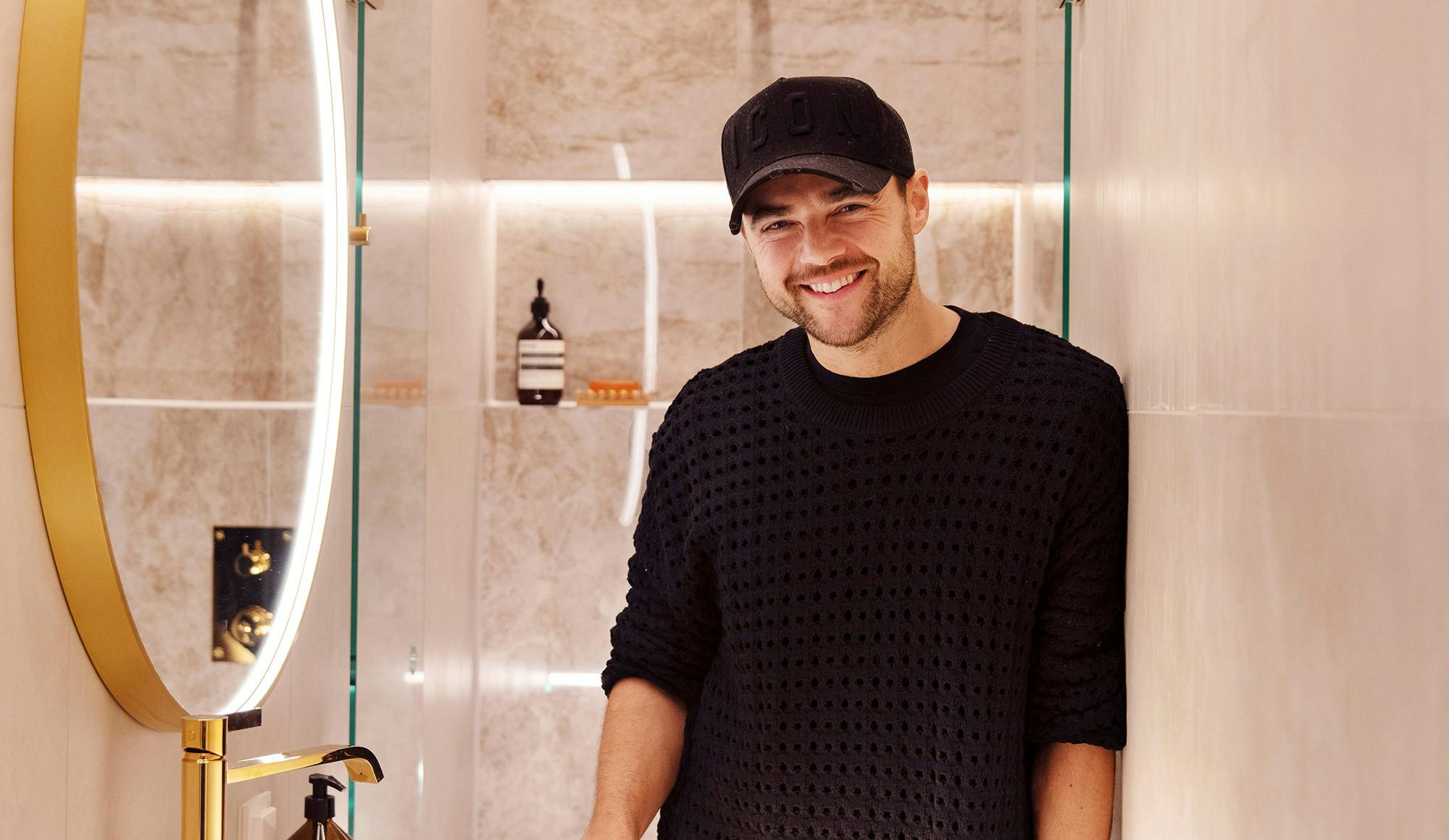 Two full-fledged bathrooms covered by Dekton at Ben Adams - Cosentino