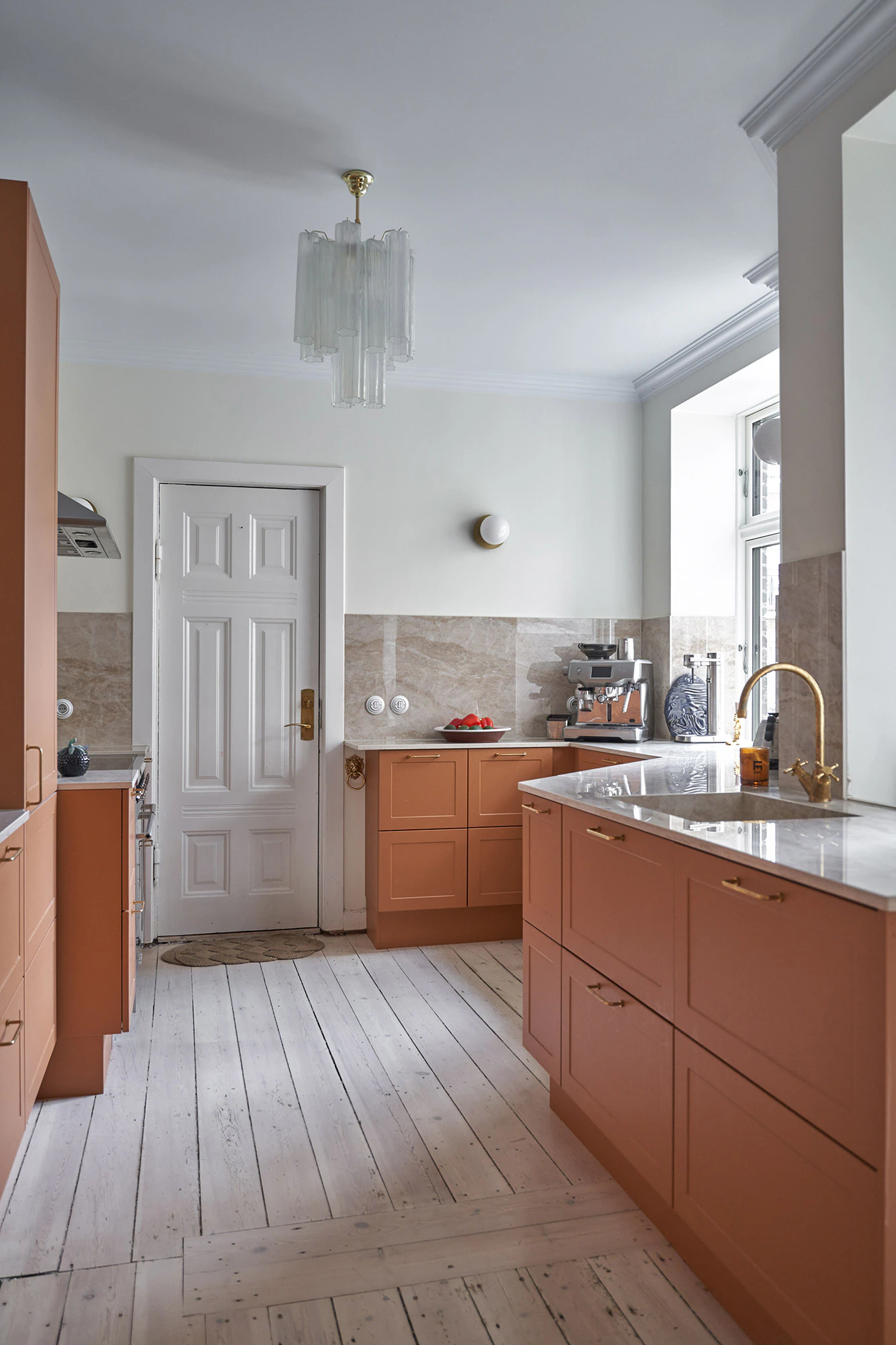 Danish actress Molly Egelind’s kitchen sparkles thanks to Dekton ...