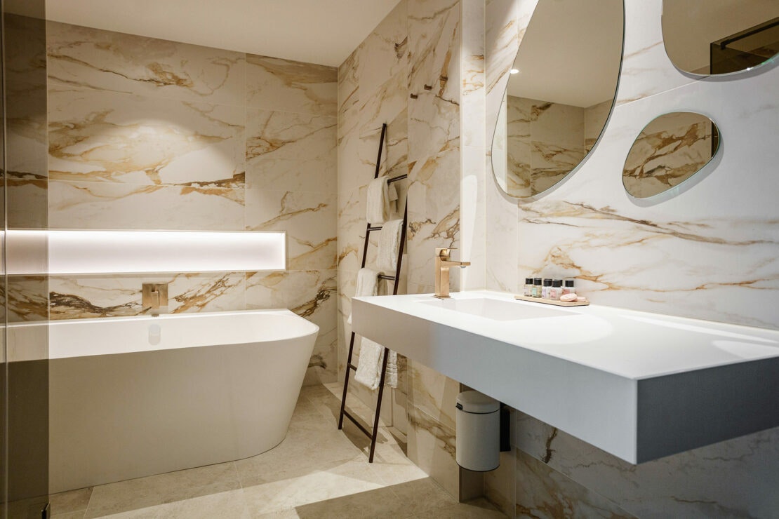 Inspiration boost: Surprising color combinations in Hotel Valk Best ...