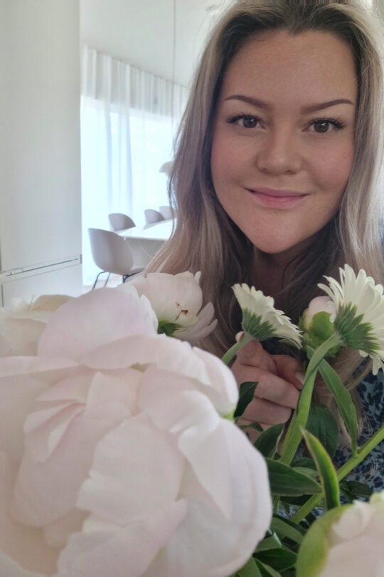 A norwegian mountain cabin adorned by Dekton Arga - Cosentino