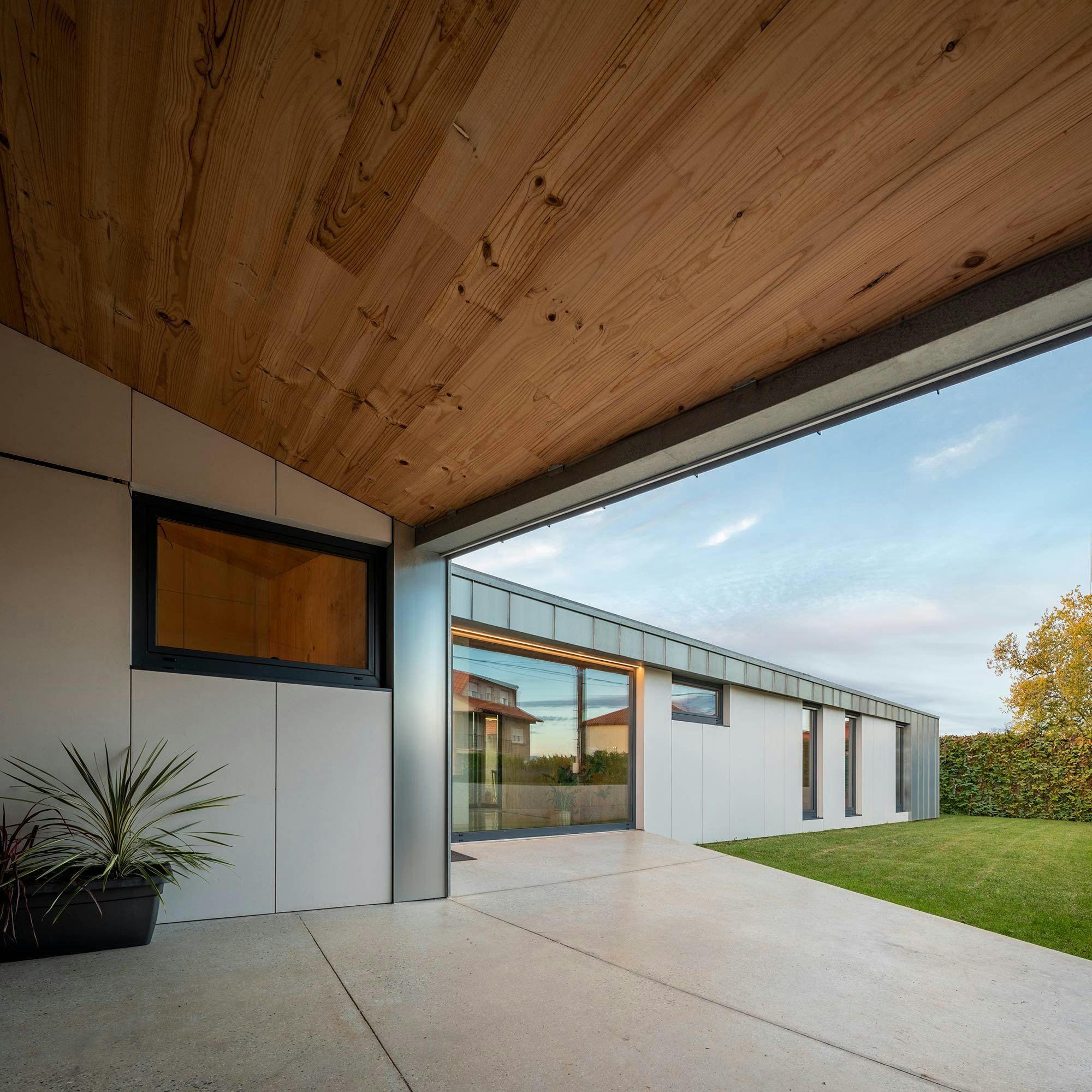 Dekton by Cosentino, the material of choice for Jasper’s Restaurant at ...