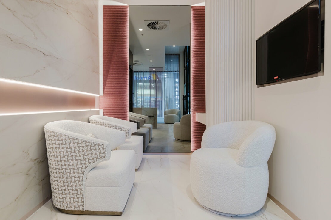 This clinic gains in sophistication and hygiene thanks to Dekton Rem ...