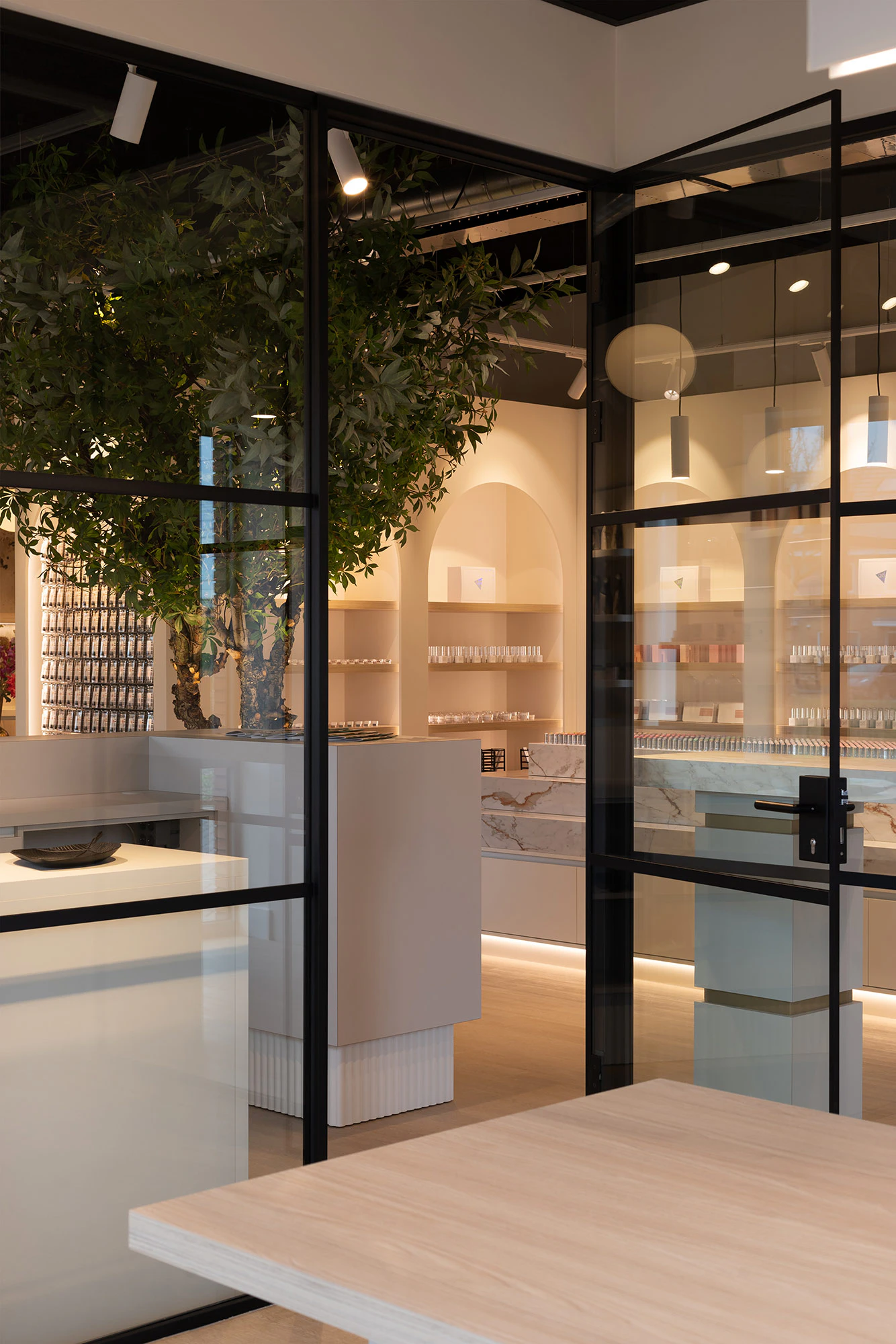 JK Beautyshop: A high-end beauty store - Cosentino