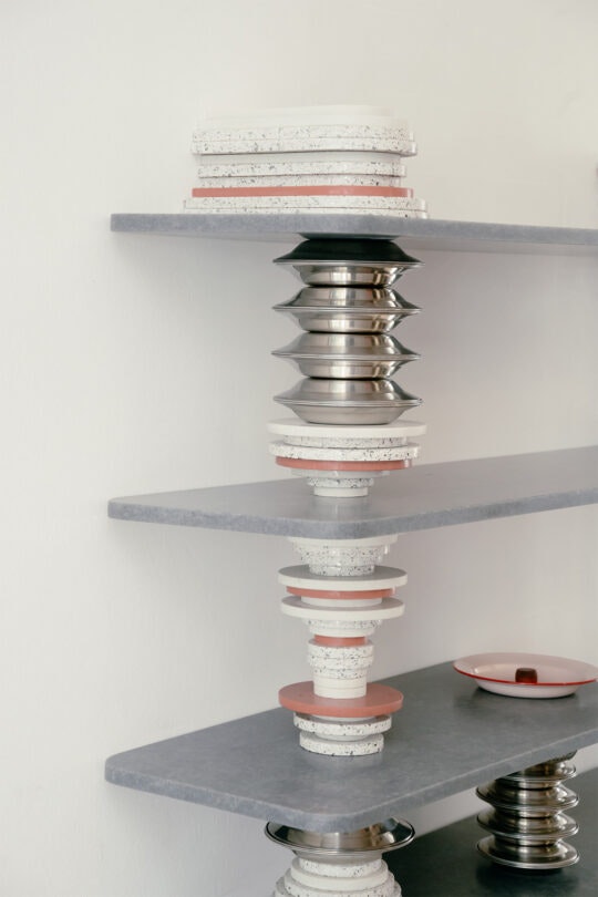 Artist Red Hong Yi creates a unique shelf with the new Earthic surface ...