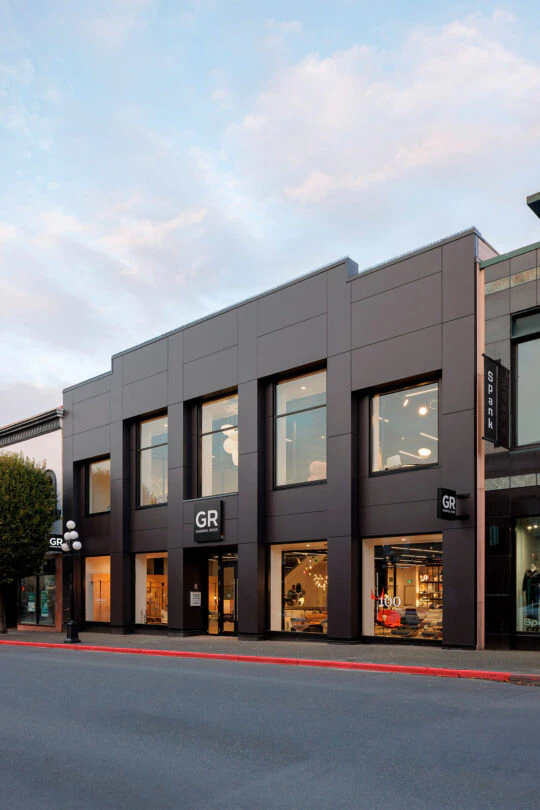 Gabriel Ross modernizes its facade with the monolithic Dekton Domoos ...