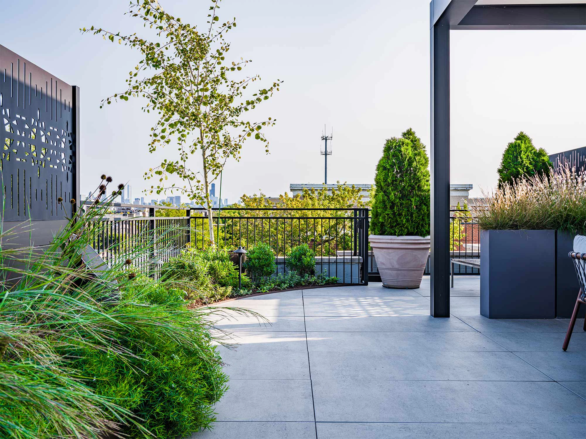 A hidden outdoor oasis in the heart of Wrigleyville - Cosentino