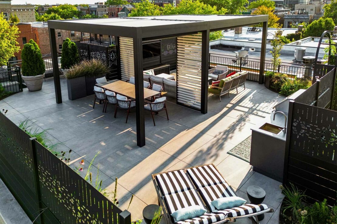 A hidden outdoor oasis in the heart of Wrigleyville - Cosentino