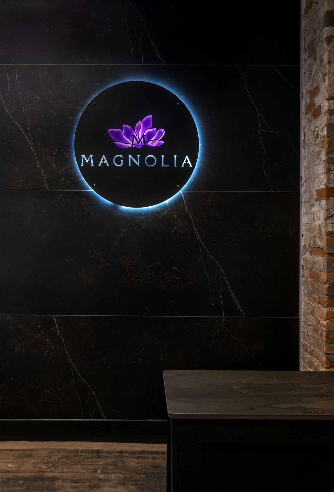 Dekton adords Magnolia, a premium Toledo nightclub - Cosentino