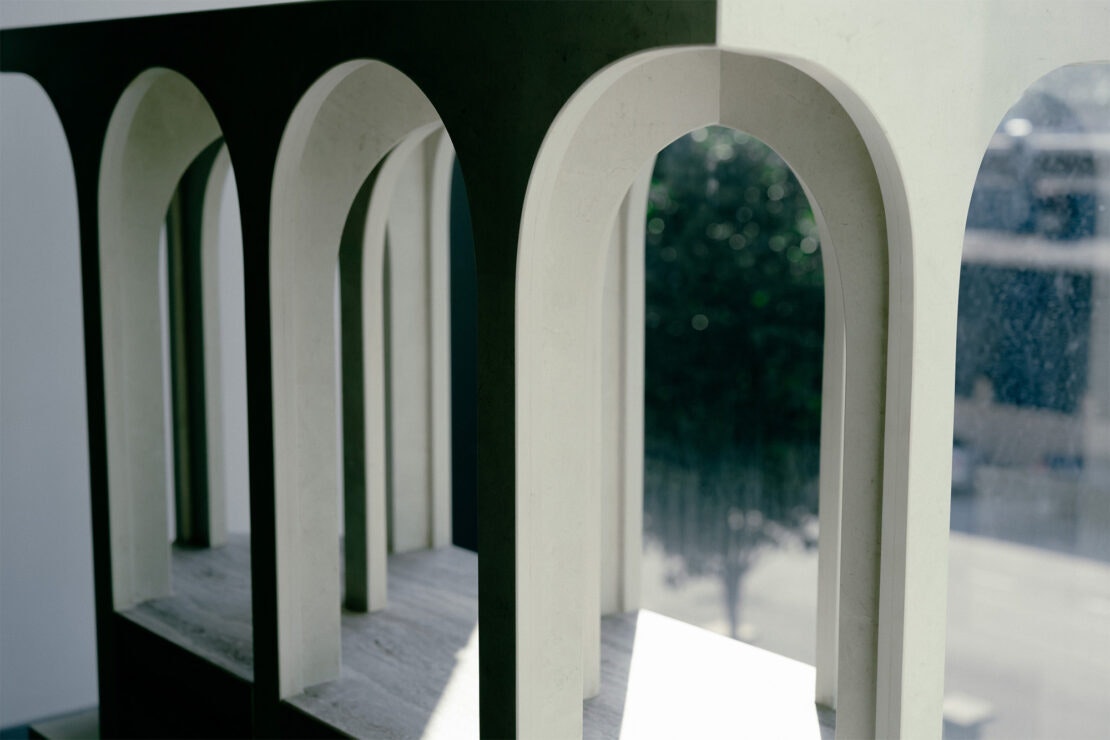 The timeless beauty of the arches in Fabian Tan’s design - Cosentino