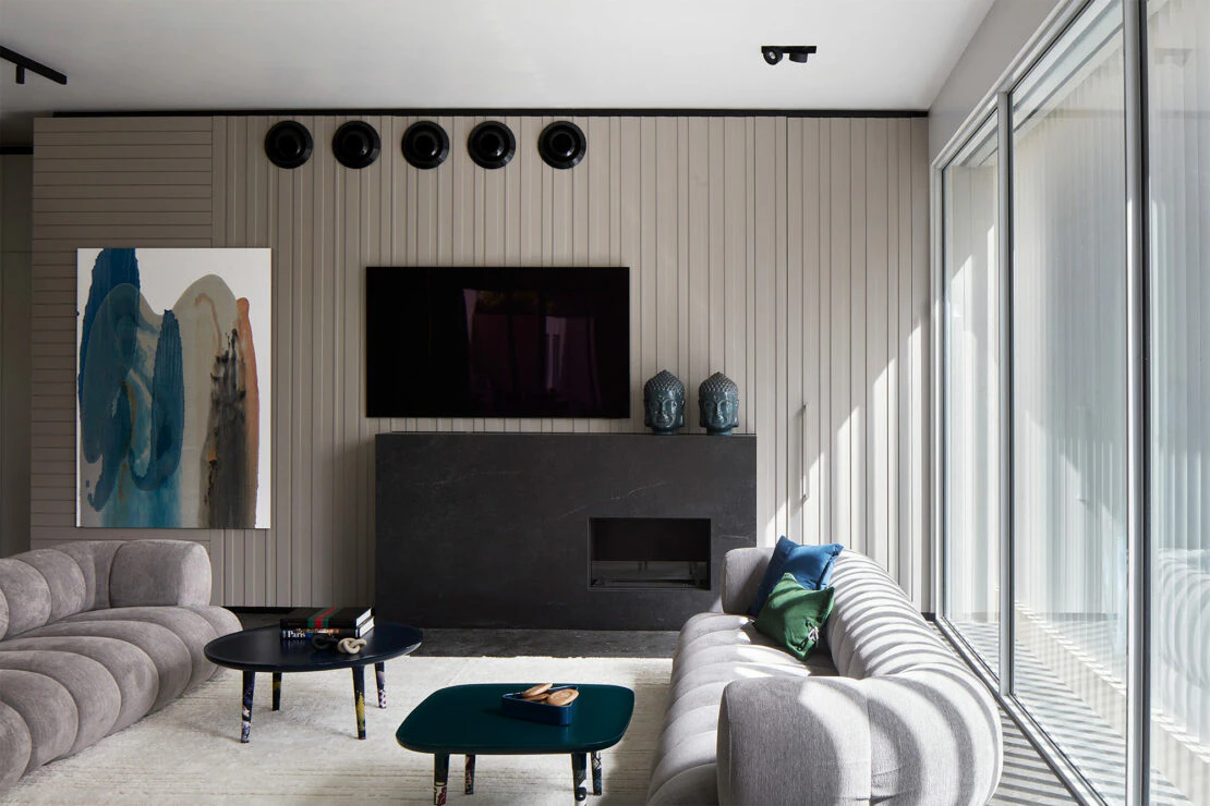 A contemporary-style house dominated by textures - Cosentino