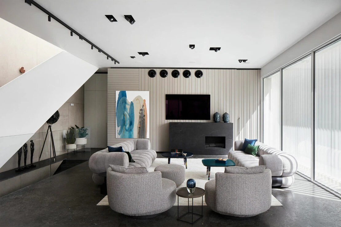 A contemporary-style house dominated by textures - Cosentino